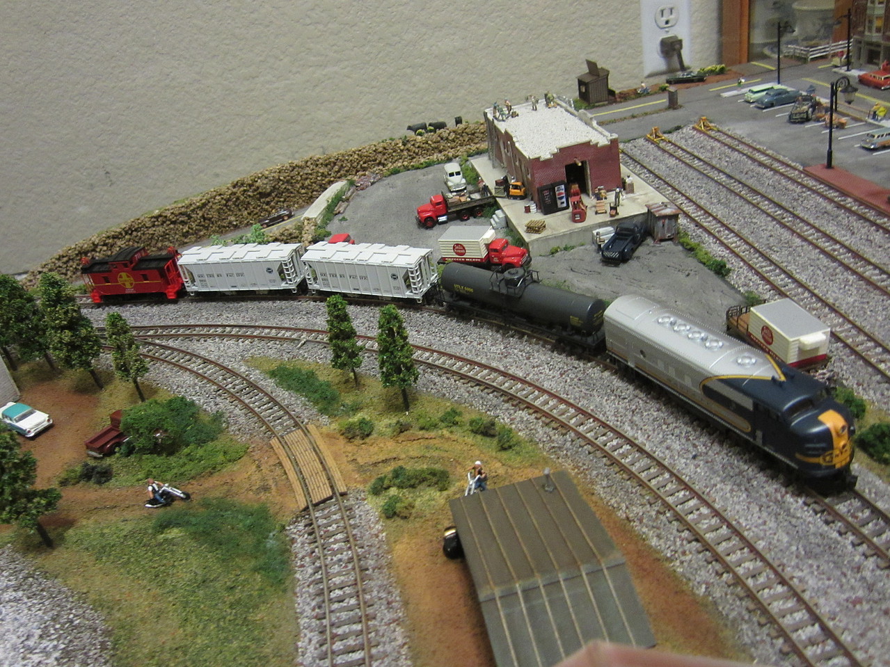 Bluebonnet F7 Diesel Freight Train-Only Set Santa Fe -- N Scale Model ...