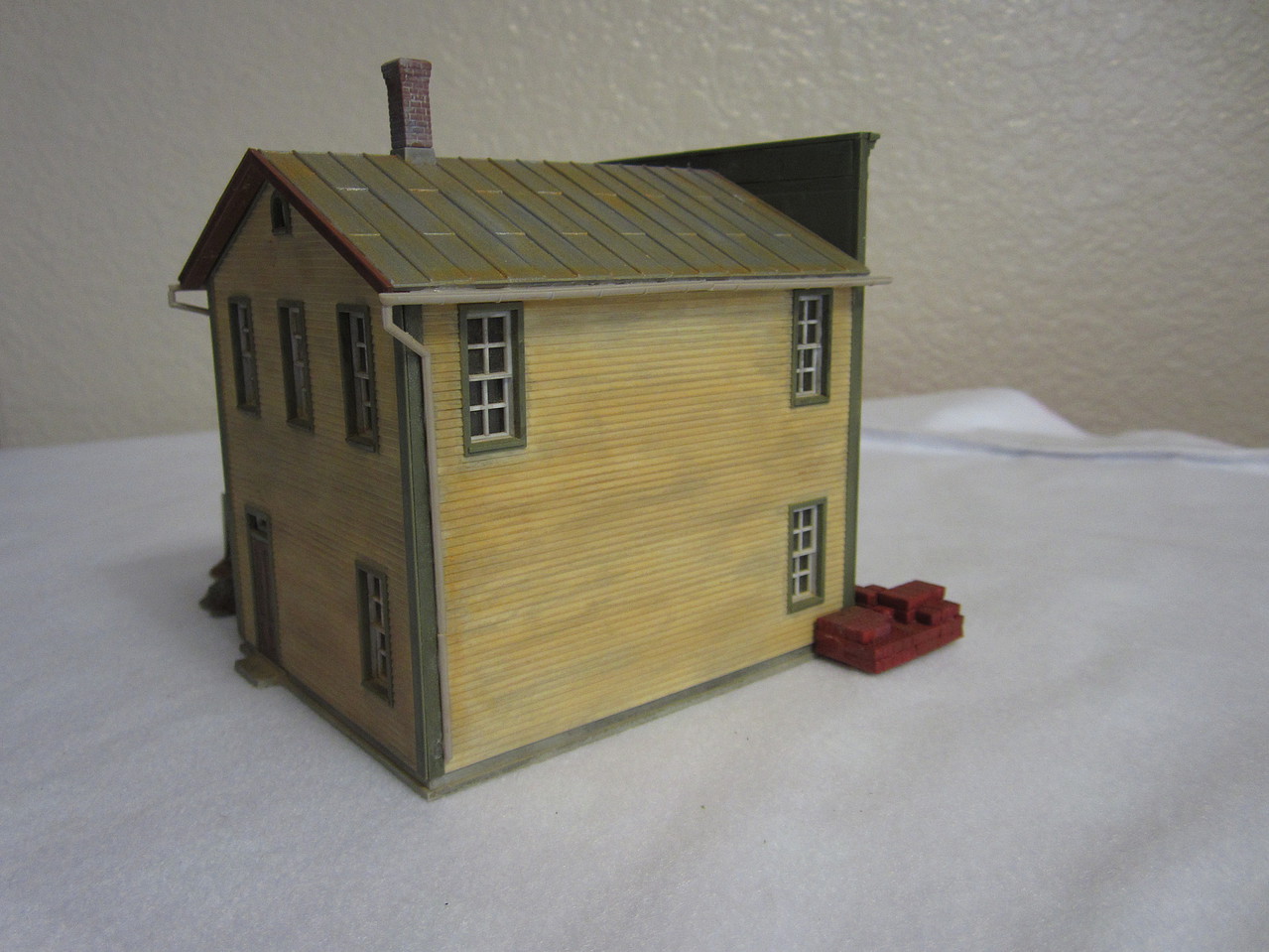 Wally's Warehouse - Main Building - Kit -- HO Scale Model Railroad ...