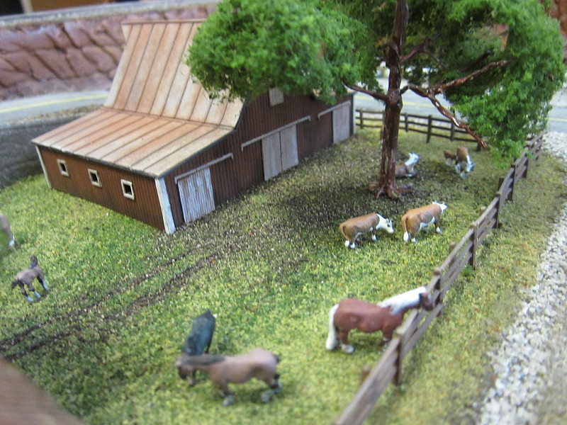 Feeder & Livestock Barn Kit -- N Scale Model Railroad Building -- #617 ...