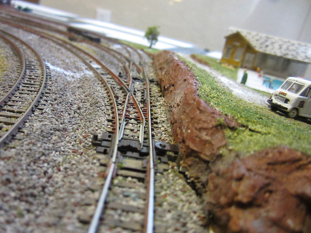 Side Mounting Turnout Motor PL 11 -- Model Train Track -- HO Scale -- # ...