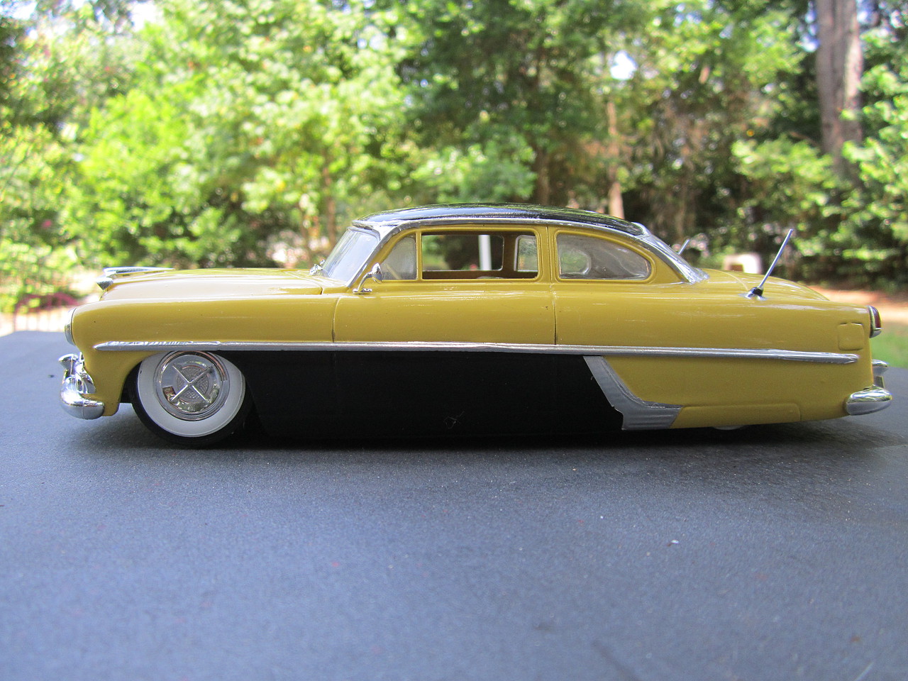 1954 Hudson Hornet Coupe -- Plastic Model Car Kit -- 1/25 Scale ...