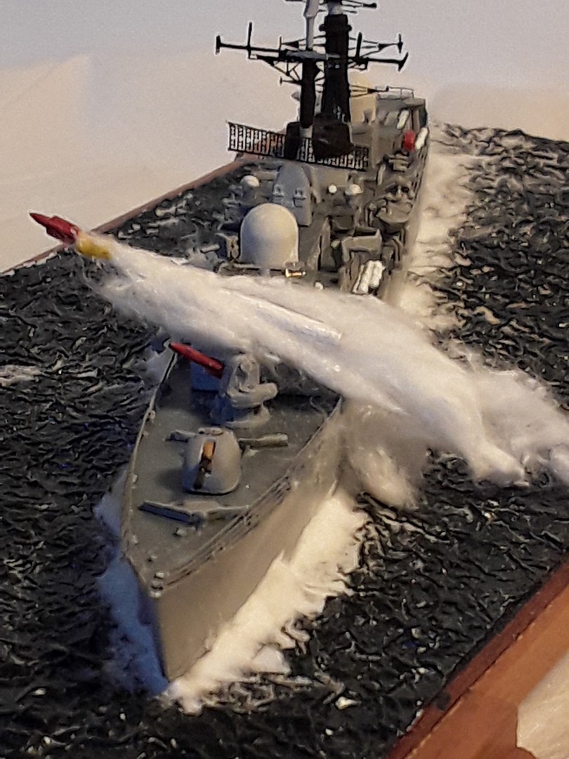 HMS Liverpool Type 42 Destroyer Batch 2 -- Plastic Model Destroyer Kit ...