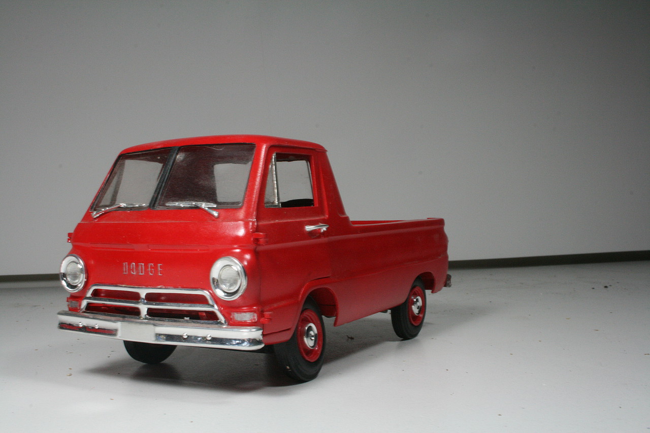 Little Red Wagon -- Plastic Model Truck Kit -- 1/25 Scale -- #hl115-12 ...