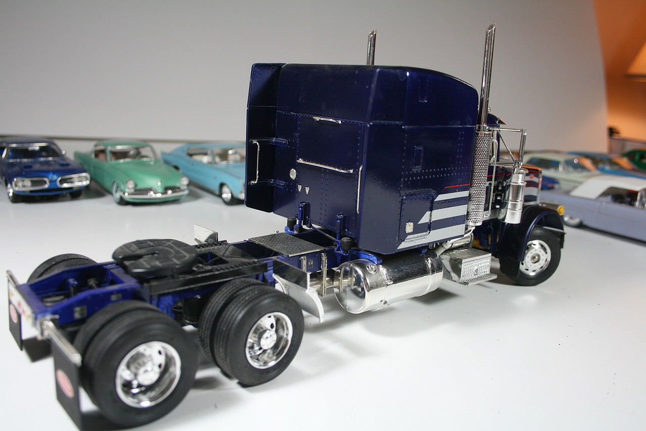 Peterbilt 378 Long Hauler Tractor Cab -- Plastic Model Truck Kit -- 1/ ...