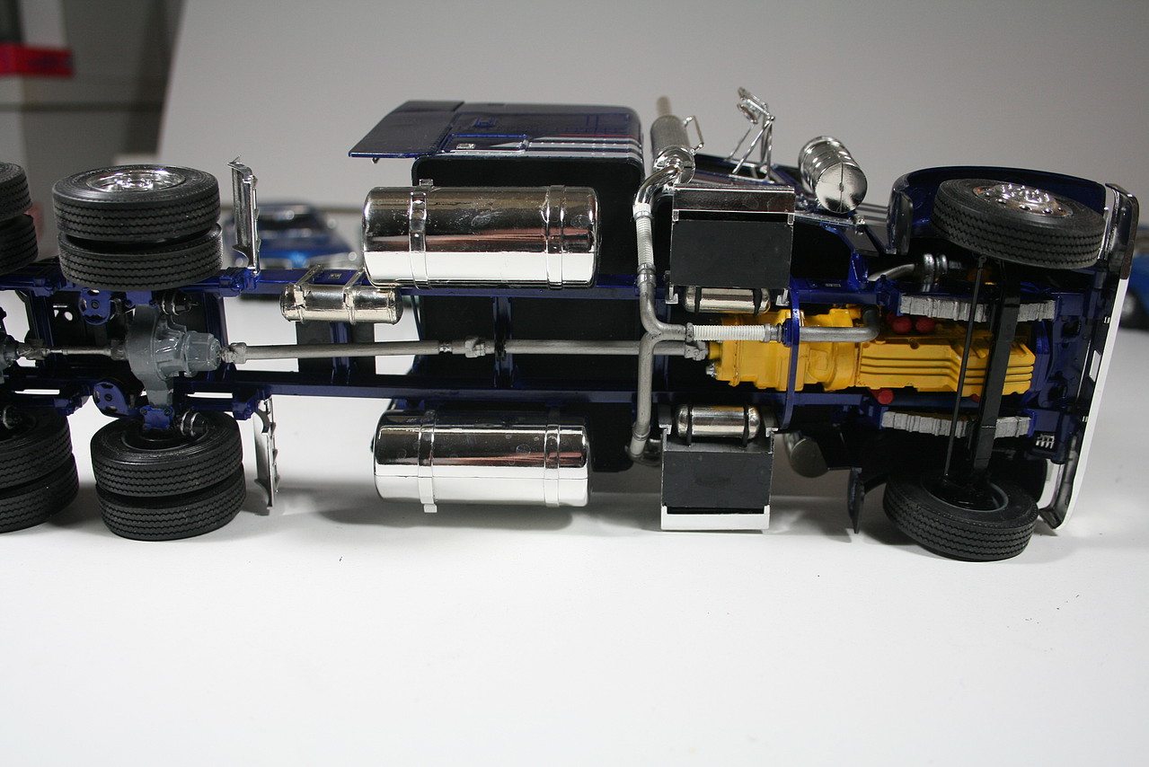 Peterbilt 378 Long Hauler Tractor Cab -- Plastic Model Truck Kit -- 1/ ...