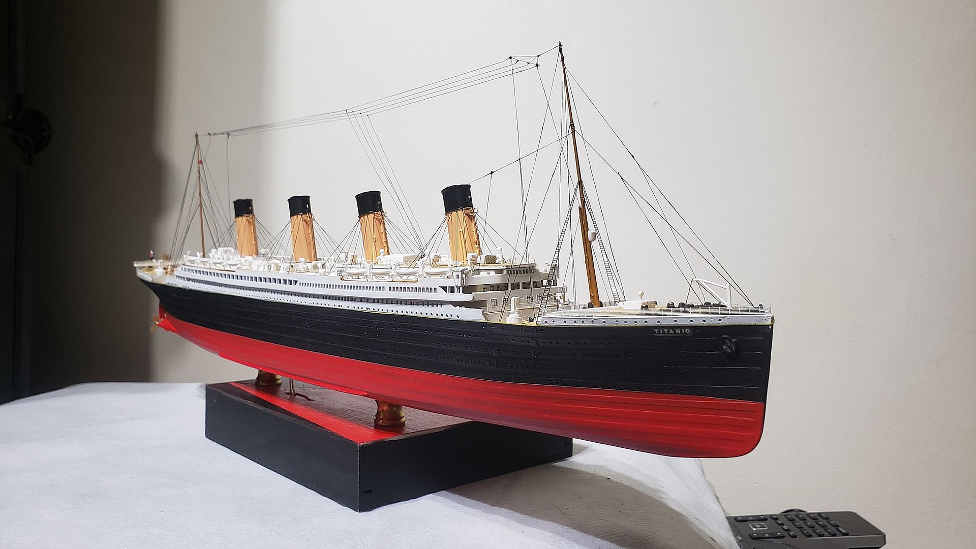 RMS Titanic Ocean Liner -- Plastic Model Commercial Ship Kit -- 1/570 ...
