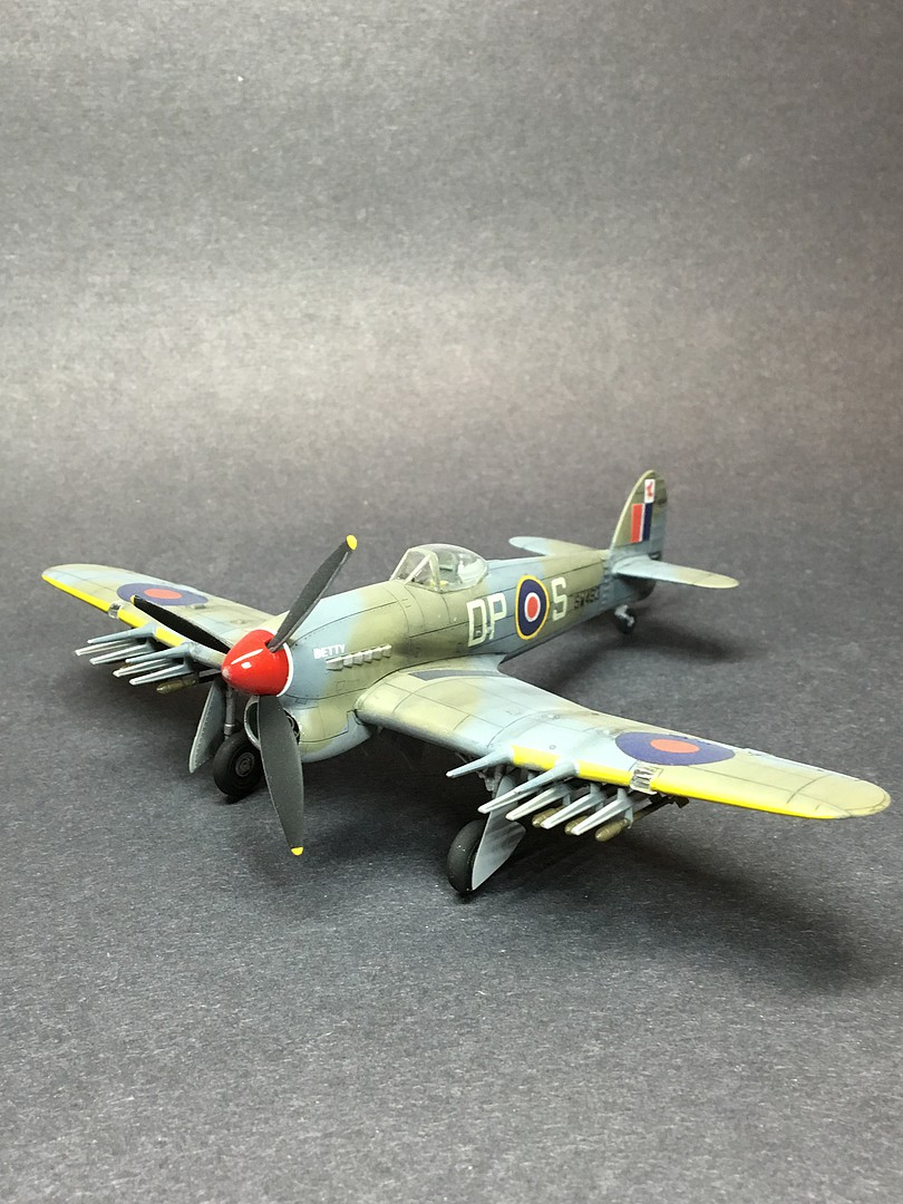 Tempest V Fighter -- Plastic Model Airplane Kit -- 1/72 Scale -- #12466 ...