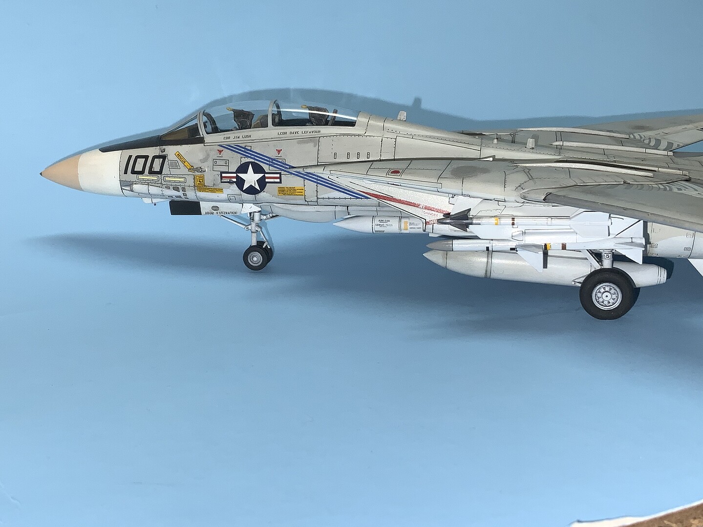 F14A VF143 Pukin Dogs USN Fighter -- Plastic Model Airplane Kit -- 1/72 ...