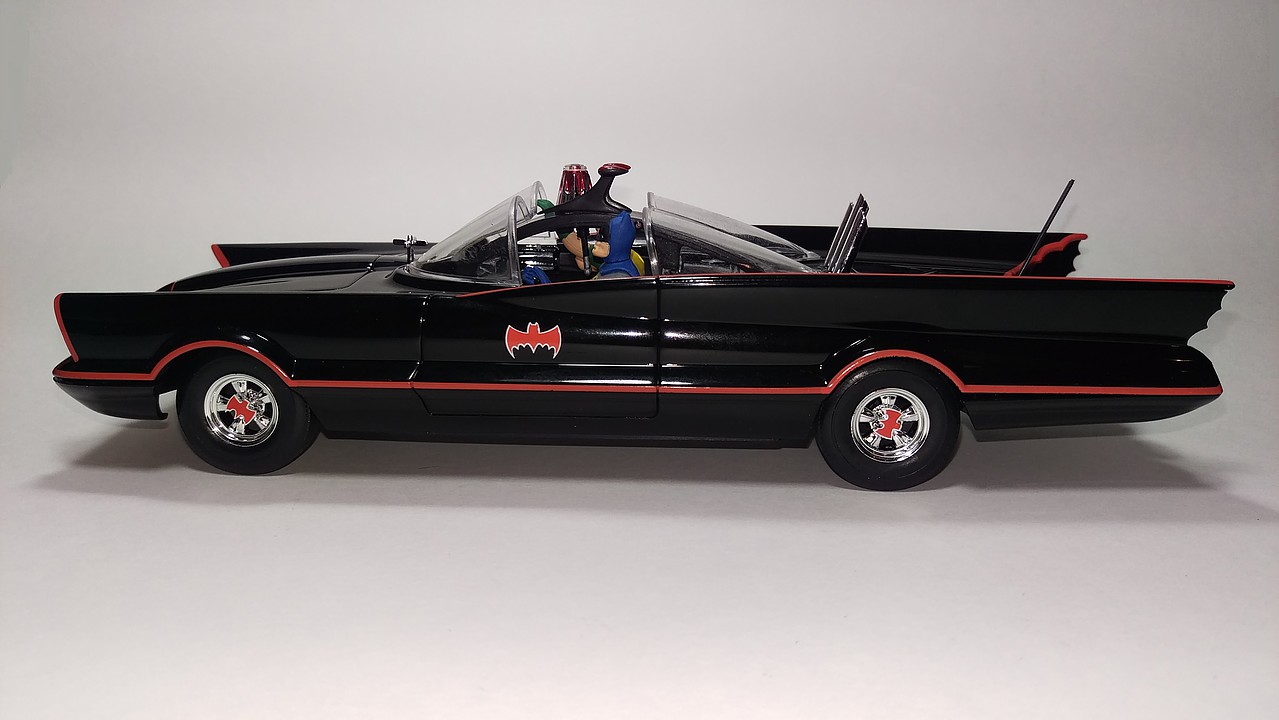 1966 Batmobile with Robin -- Plastic Model Car Kit -- 1/25 Scale -- # ...