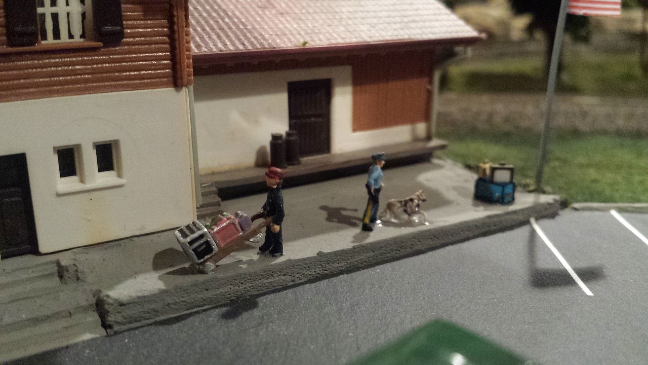 Policemen (5 w/Dog) -- N Scale Model Railroad Figure -- #a2122 pictures ...