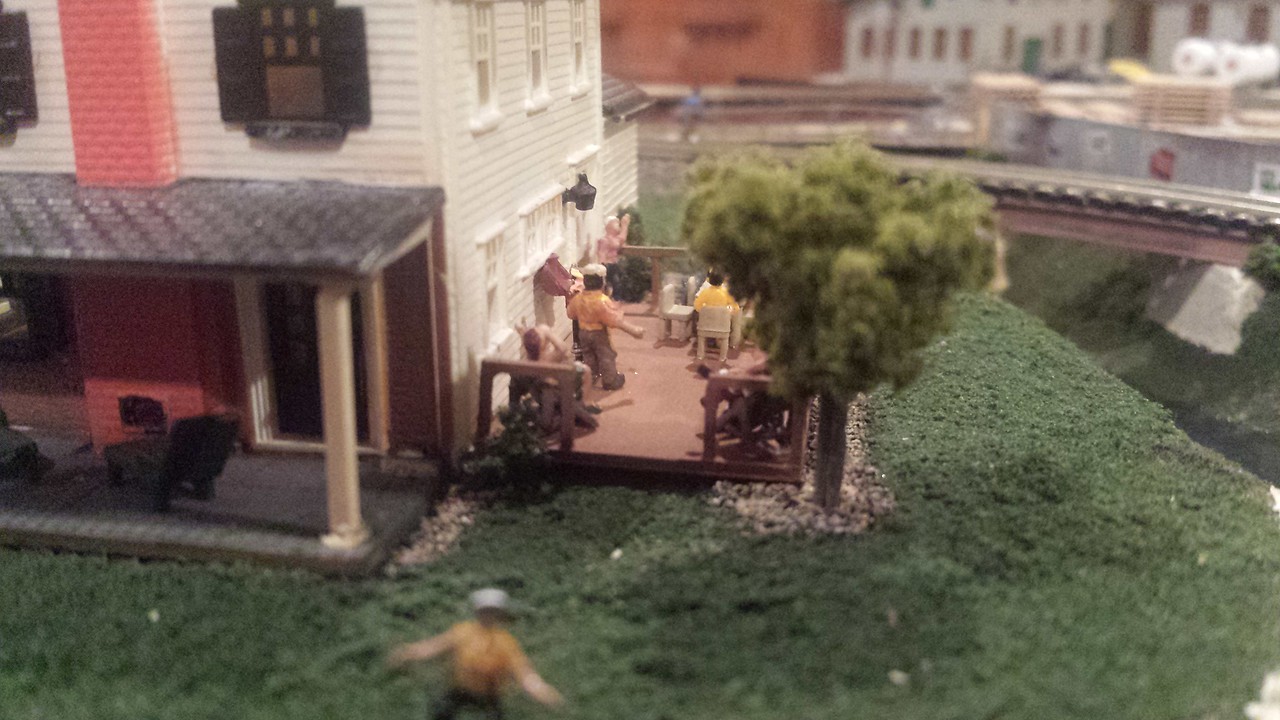 Backyard BBQ -- N Scale Model Railroad Figure -- #a2209 pictures by ...