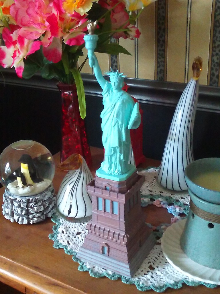 Statue Of Liberty -- Plastic Model Building Kit -- 1/225 Scale ...