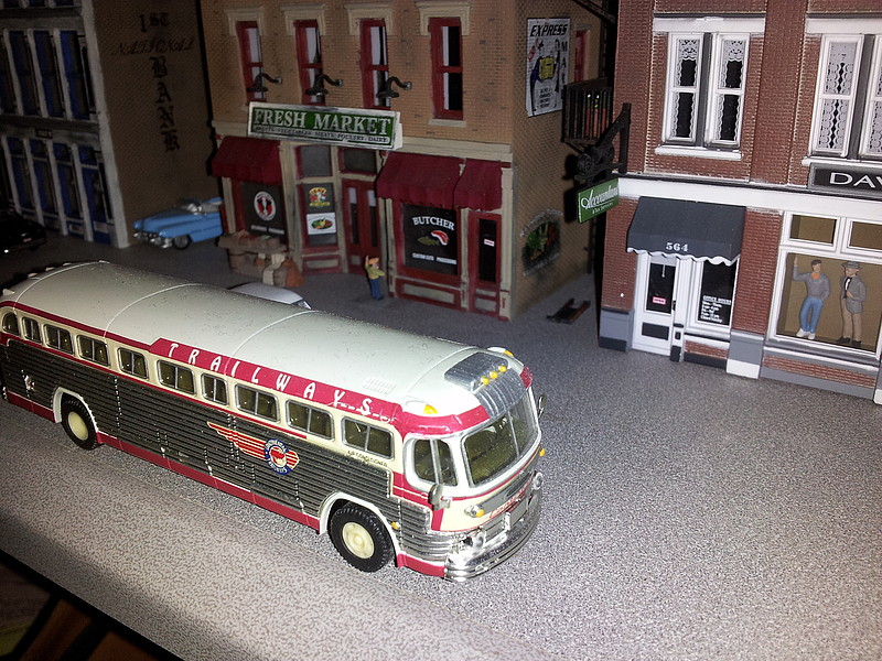 GMC PD 4103 Intercity Bus Trailways -- HO Scale Model Railroad Vehicle ...