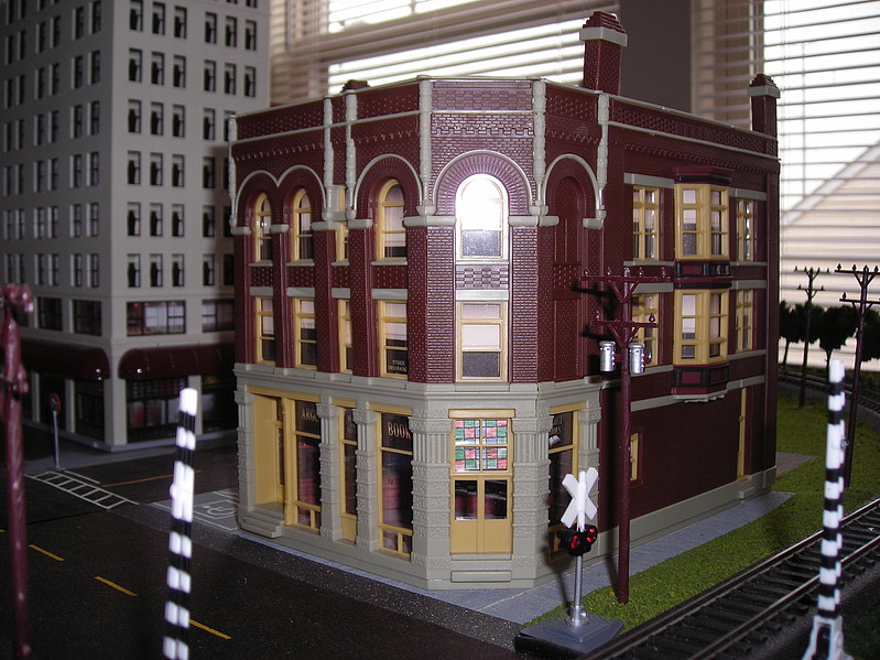 Argosy Booksellers - Kit - 4-3/4 x 8-1/2 x 7-1/4'' -- HO Scale Model ...