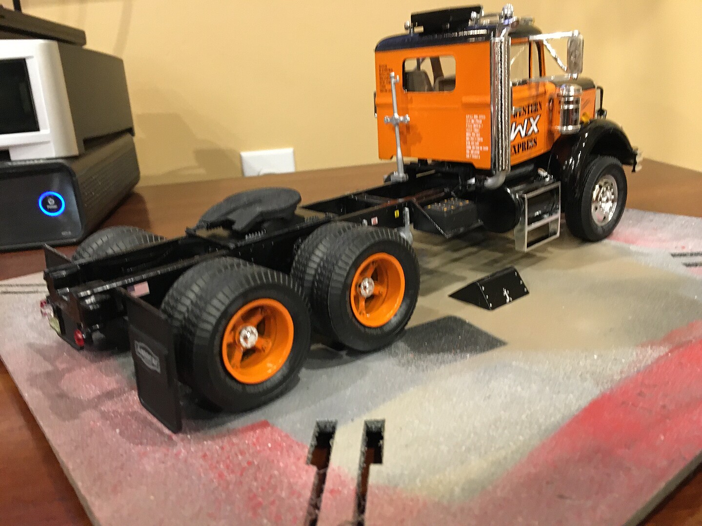 Autocar A64B Semi Tractor -- Plastic Model Truck Kit -- 1/25 Scale ...