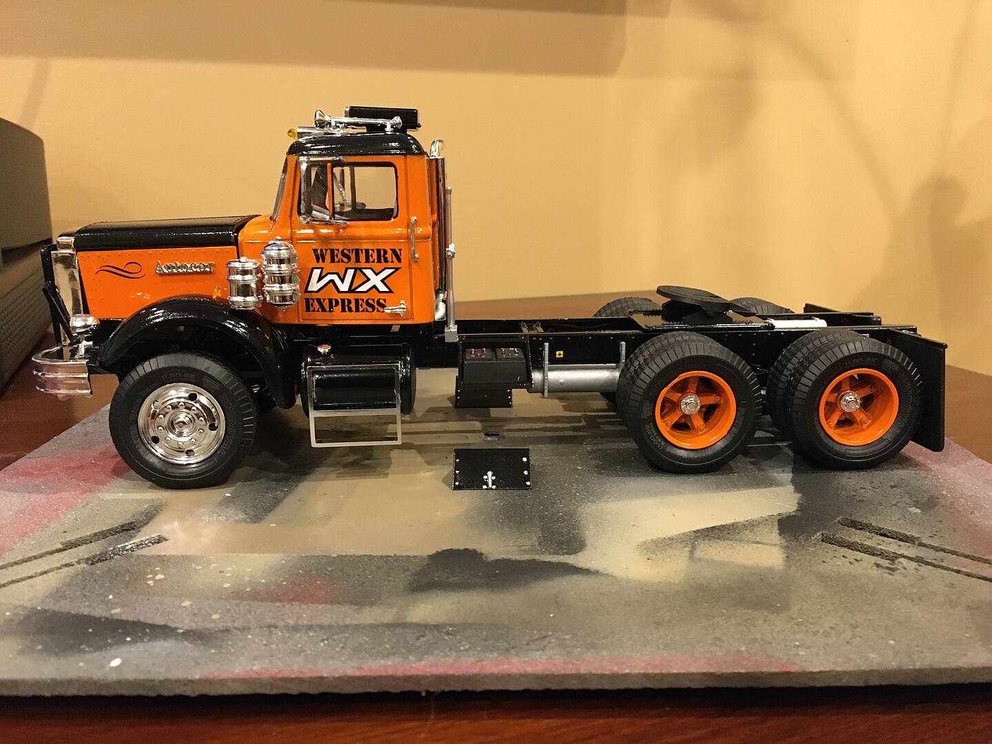 Autocar A64B Semi Tractor -- Plastic Model Truck Kit -- 1/25 Scale ...