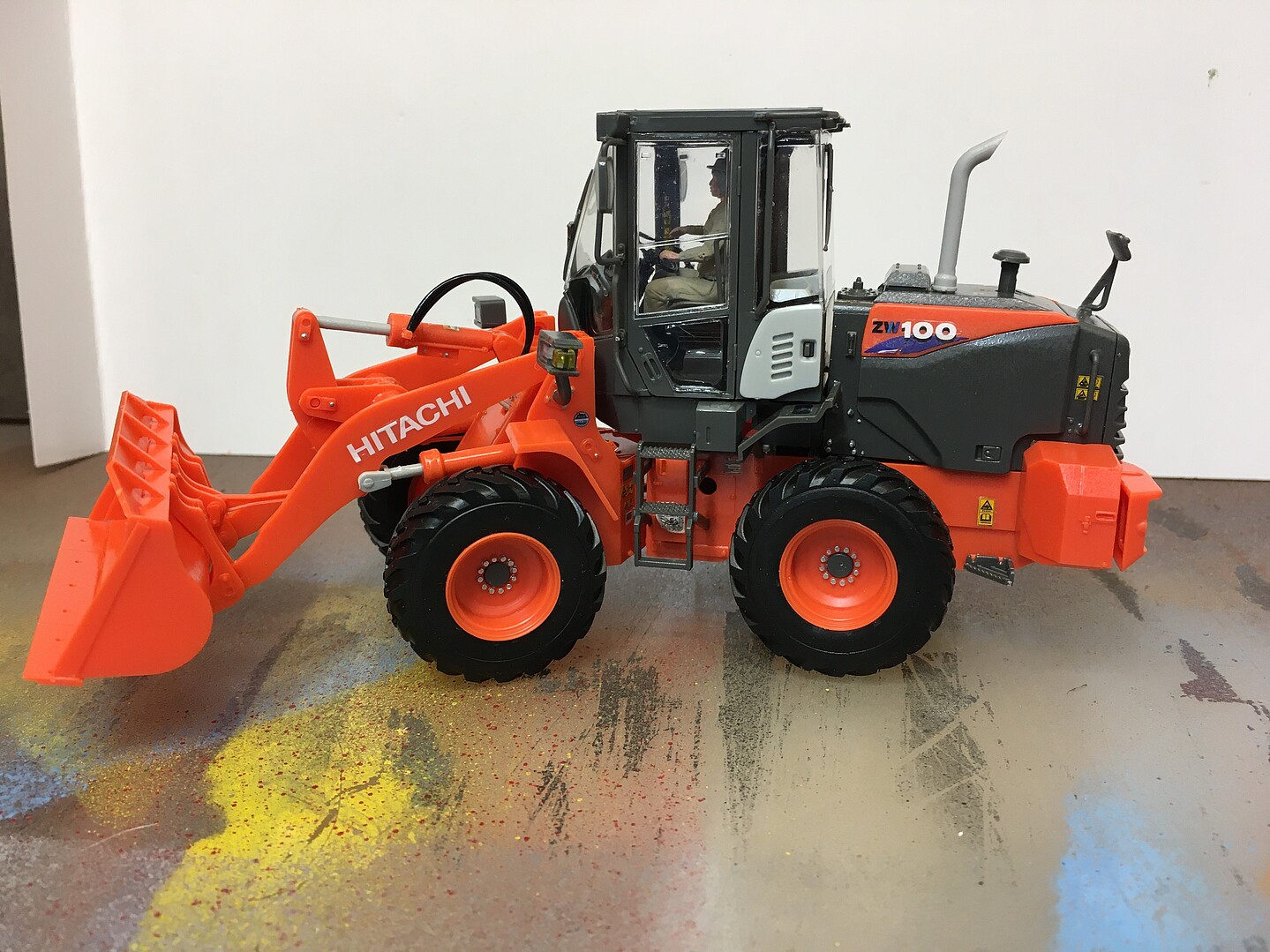 Hitachi ZW100-6 Wheel Loader Machinery -- Plastic Model Truck Vehicle Kit -- 1/35 Scale ...