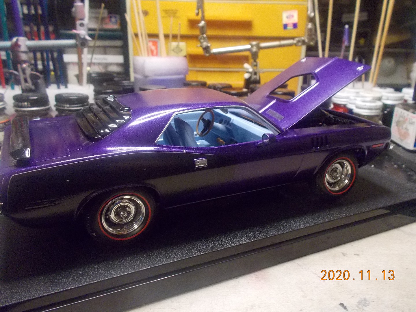 1971 Hemi Cuda 426 -- Plastic Model Car Kit -- 1/24 Scale -- #852943 ...