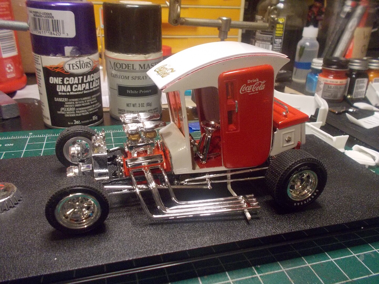 Coca Cola Vending Machine Show Rod SE -- Plastic Model Car Kit -- 1/25 ...