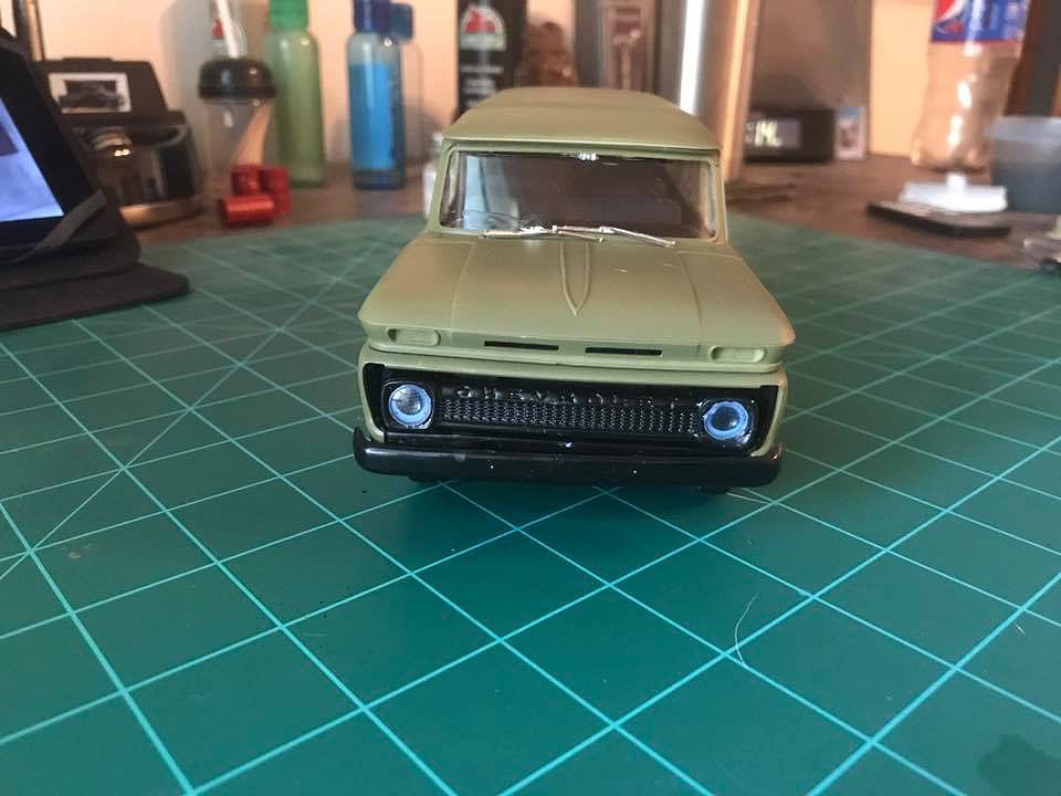 1966 Chevy Suburban -- Plastic Model Car Kit -- 1/25 Scale -- #854409 ...