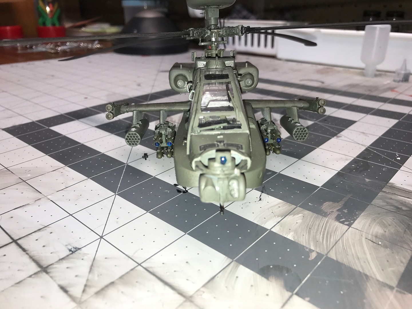 AH-64D Apache Longbow -- Plastic Model Helicopter Kit -- 1/48 Scale ...