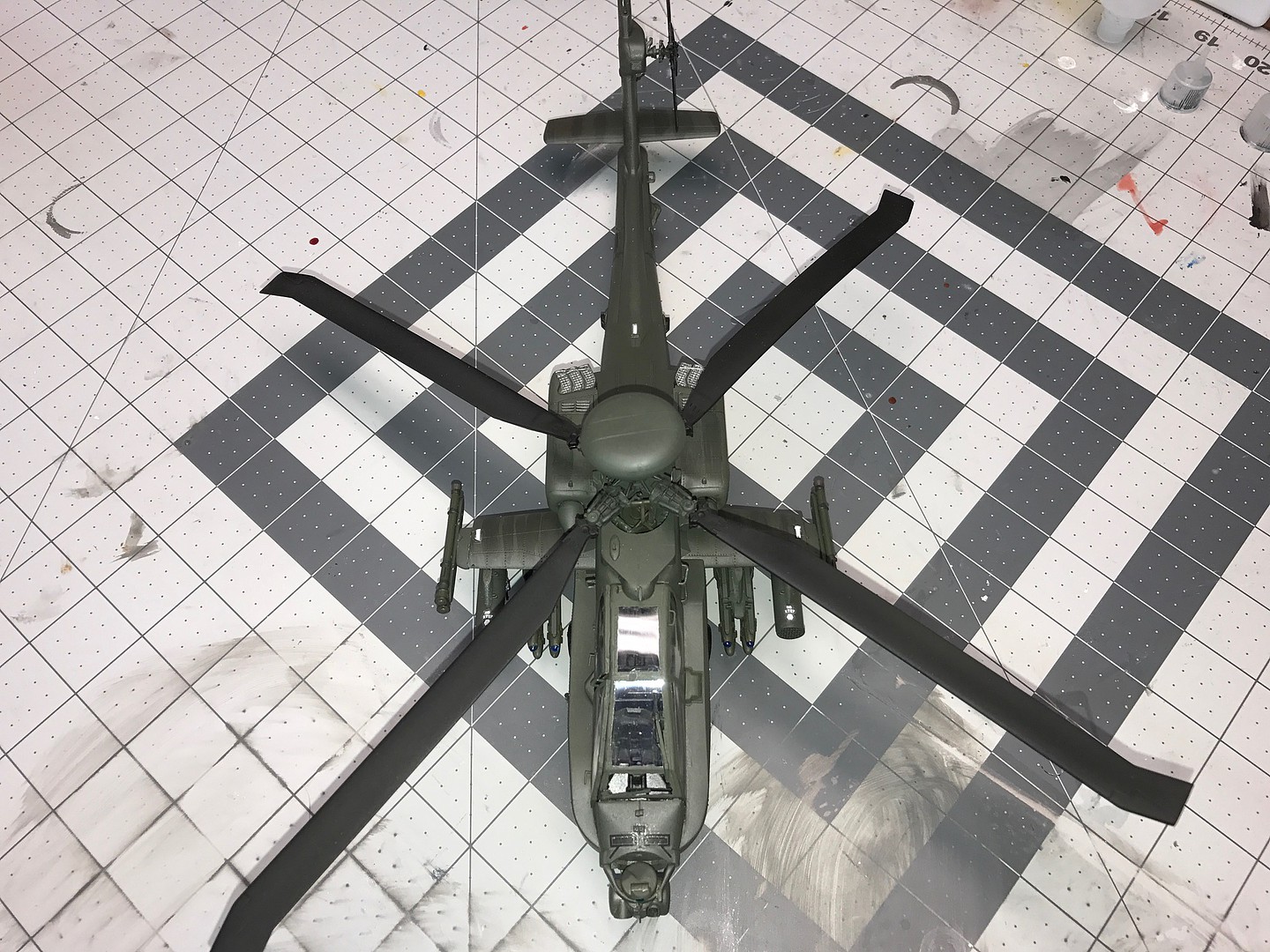 AH-64D Apache Longbow -- Plastic Model Helicopter Kit -- 1/48 Scale ...