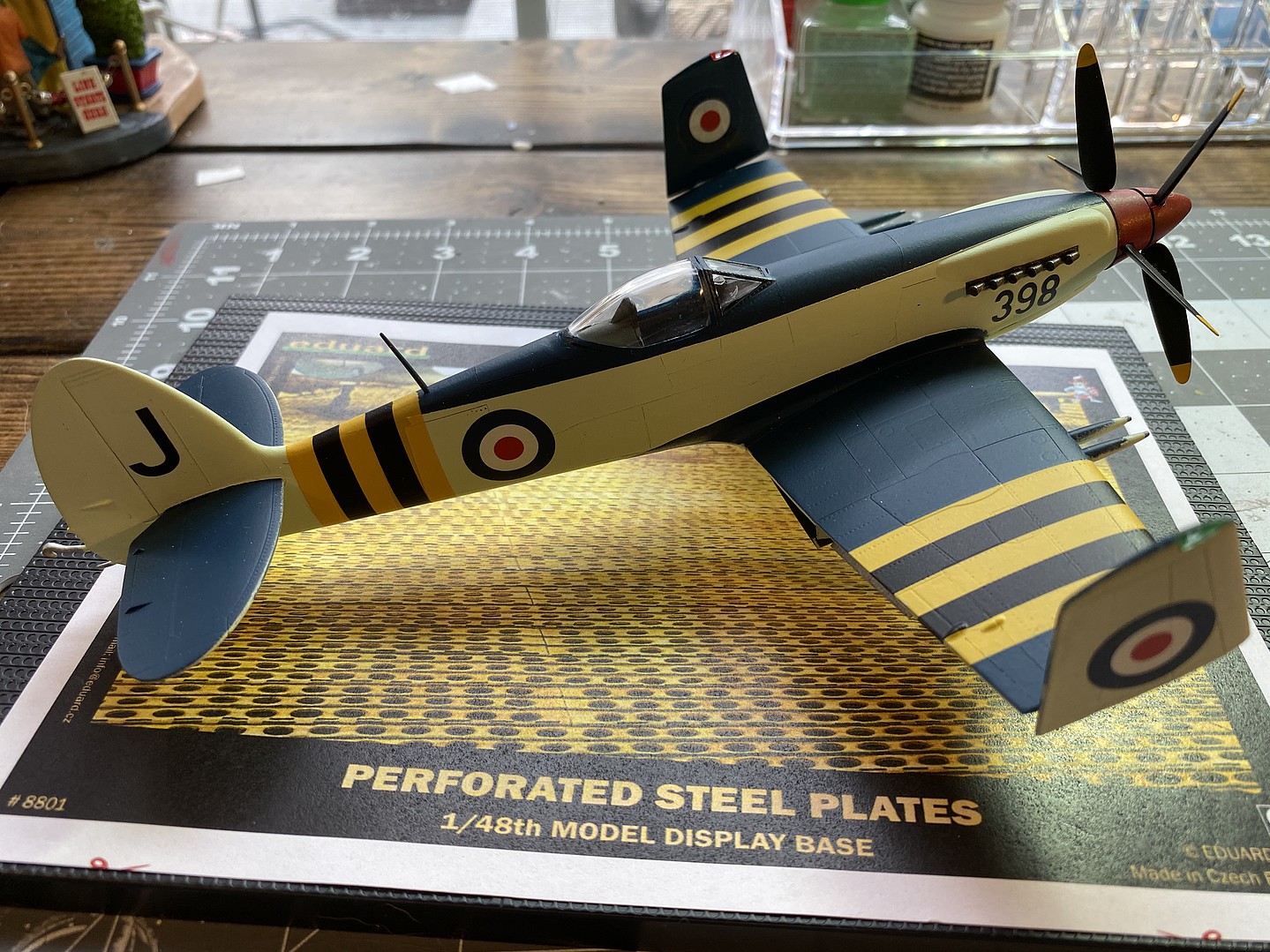 Supermarine Seafang F.Mk.32 Fighter Aircraft -- Plastic Model Airplane ...