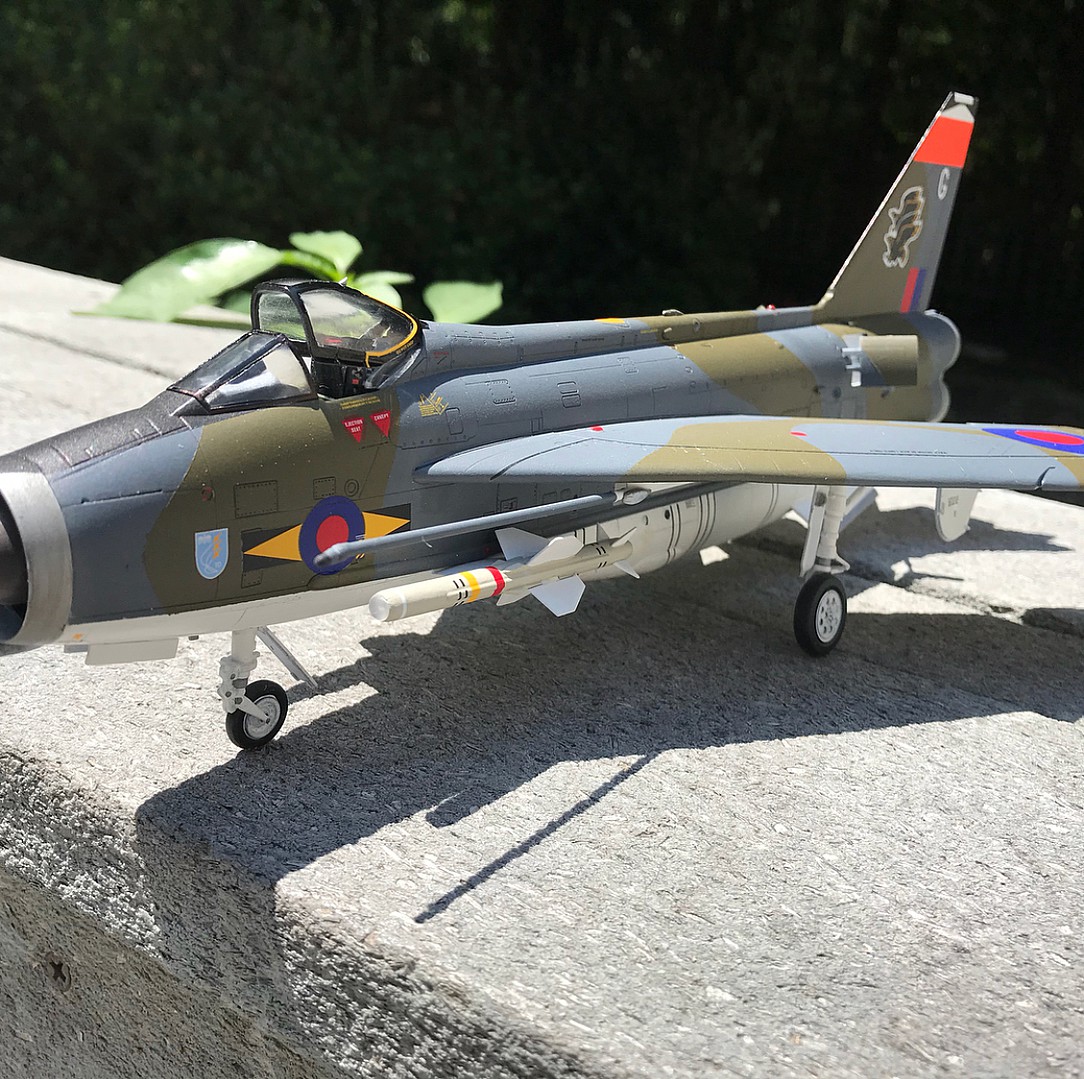 EE Lightning F1/F1A/F2/F3 Interceptor Aircraft -- Plastic Model ...