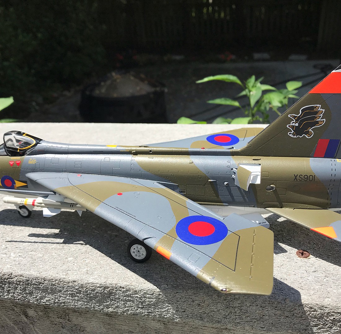 EE Lightning F1/F1A/F2/F3 Interceptor Aircraft -- Plastic Model ...