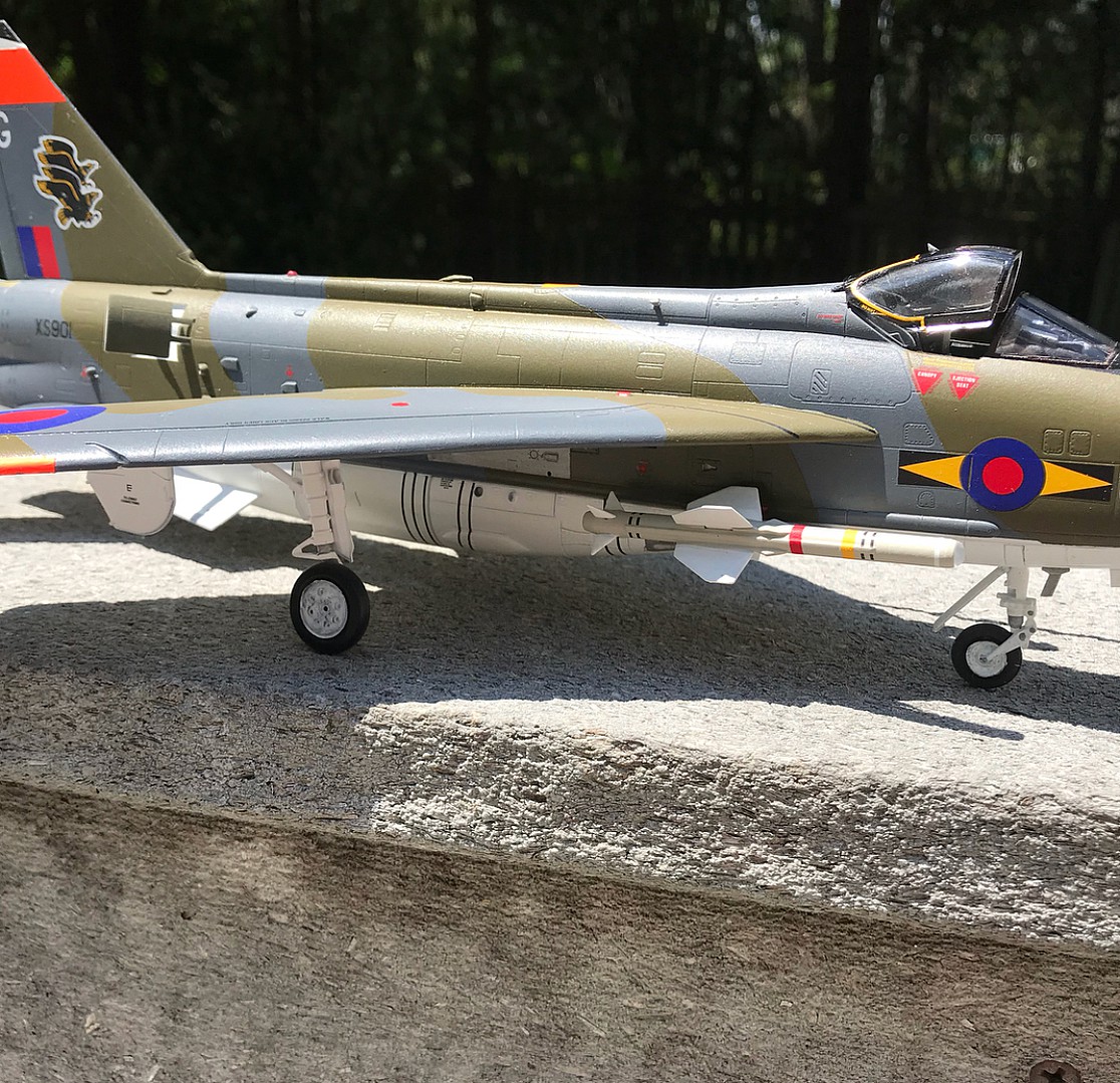 EE Lightning F1/F1A/F2/F3 Interceptor Aircraft -- Plastic Model ...