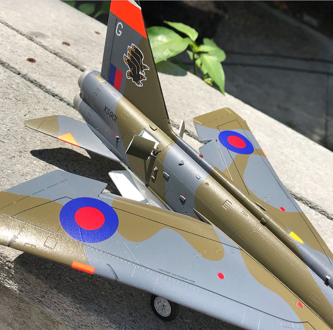 EE Lightning F1/F1A/F2/F3 Interceptor Aircraft -- Plastic Model ...