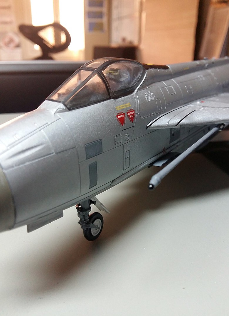 EE Lightning F1/F1A/F2/F3 Interceptor Aircraft -- Plastic Model ...