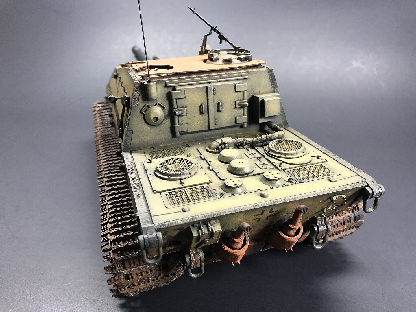 German Jagdpanzer E100 Super Heavy Tank -- Plastic Model Military ...