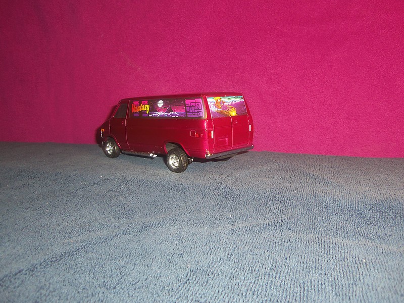 Chevy Nirvana Van -- Plastic Model Van Kit -- 1/25 Scale -- #691/12 ...