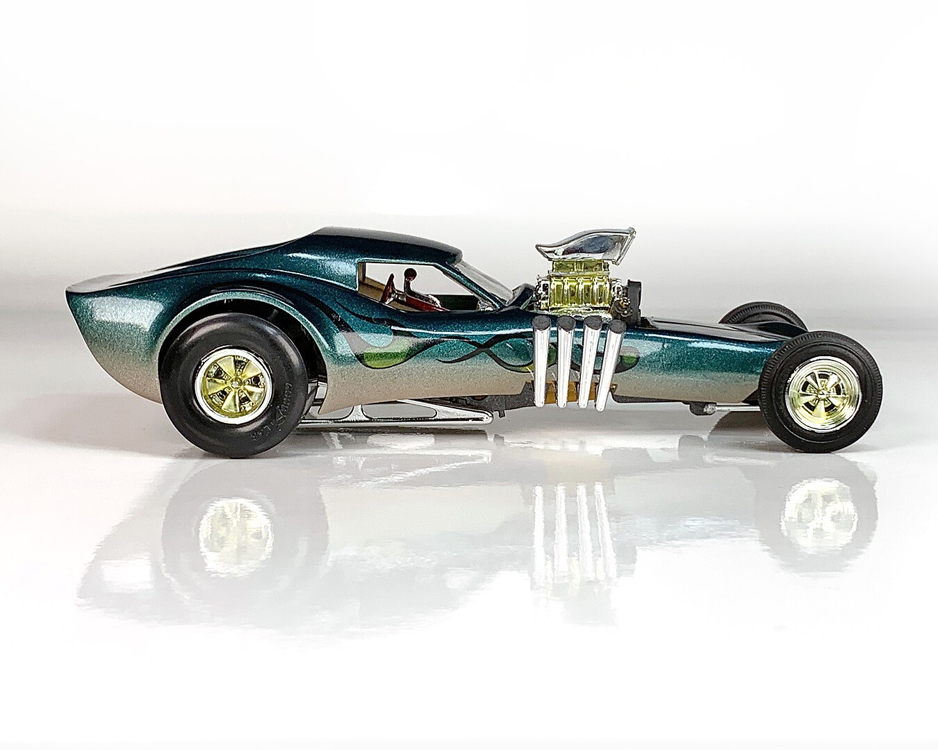 Stingaree Custom Dragster -- Plastic Model Car Vehicle Kit -- 1/29 ...