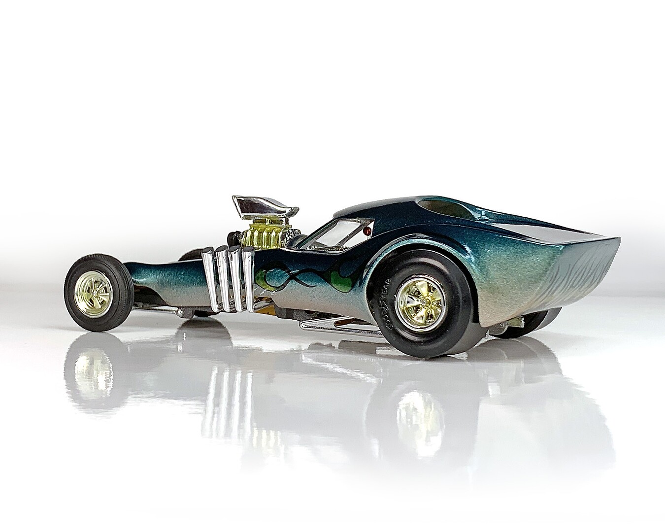 Stingaree Custom Dragster -- Plastic Model Car Vehicle Kit -- 1/29 ...