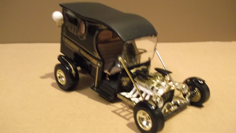 Paddy Wagon w/Figures -- Plastic Model Car Kit -- 1/24 Scale -- #854194 ...