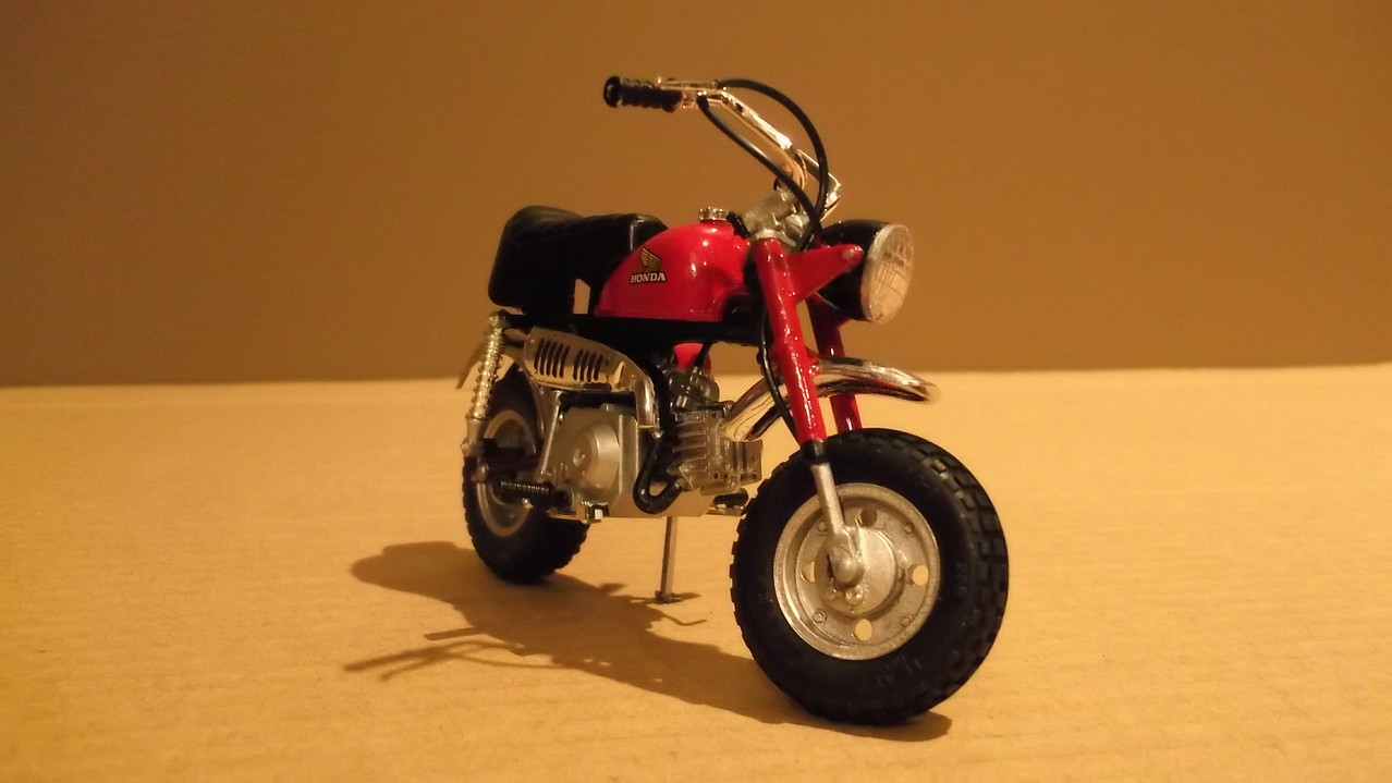 Honda Monkey Motorbike -- Plastic Model Motorcycle Kit -- 1/12 Scale ...