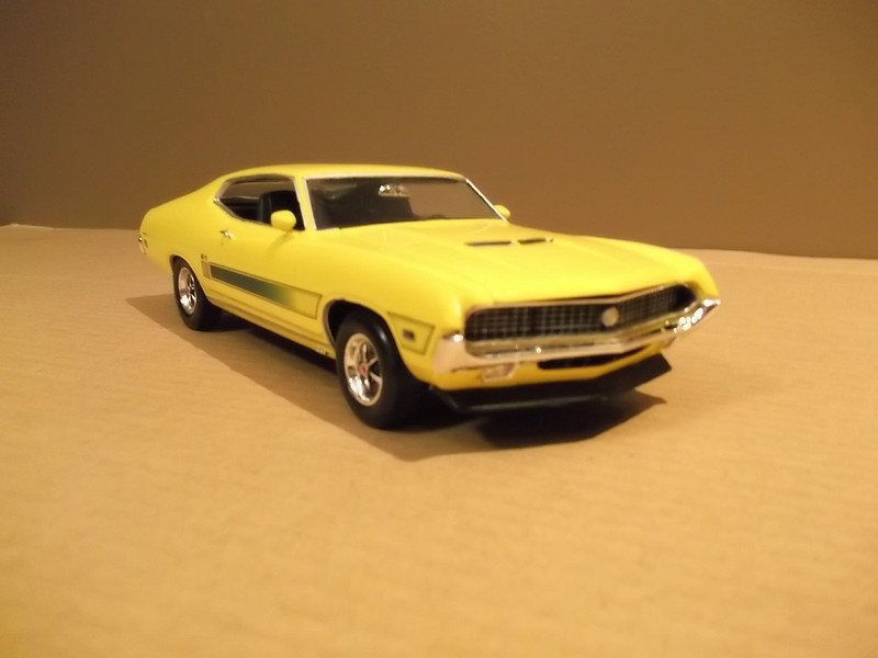 1970 Ford Torino GT 2'n1 -- Plastic Model Car Kit -- 1/25 Scale ...