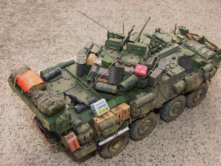 LAV-III 8x8 Kodiak Light Armored Vehicle -- Plastic Model Military Vehicle -- 1/35 Scale ...