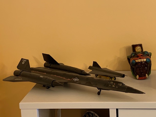 SR-71A Blackbird -- Plastic Model Airplane Kit -- 1/72 Scale -- #855810 pictures by fredfredburger
