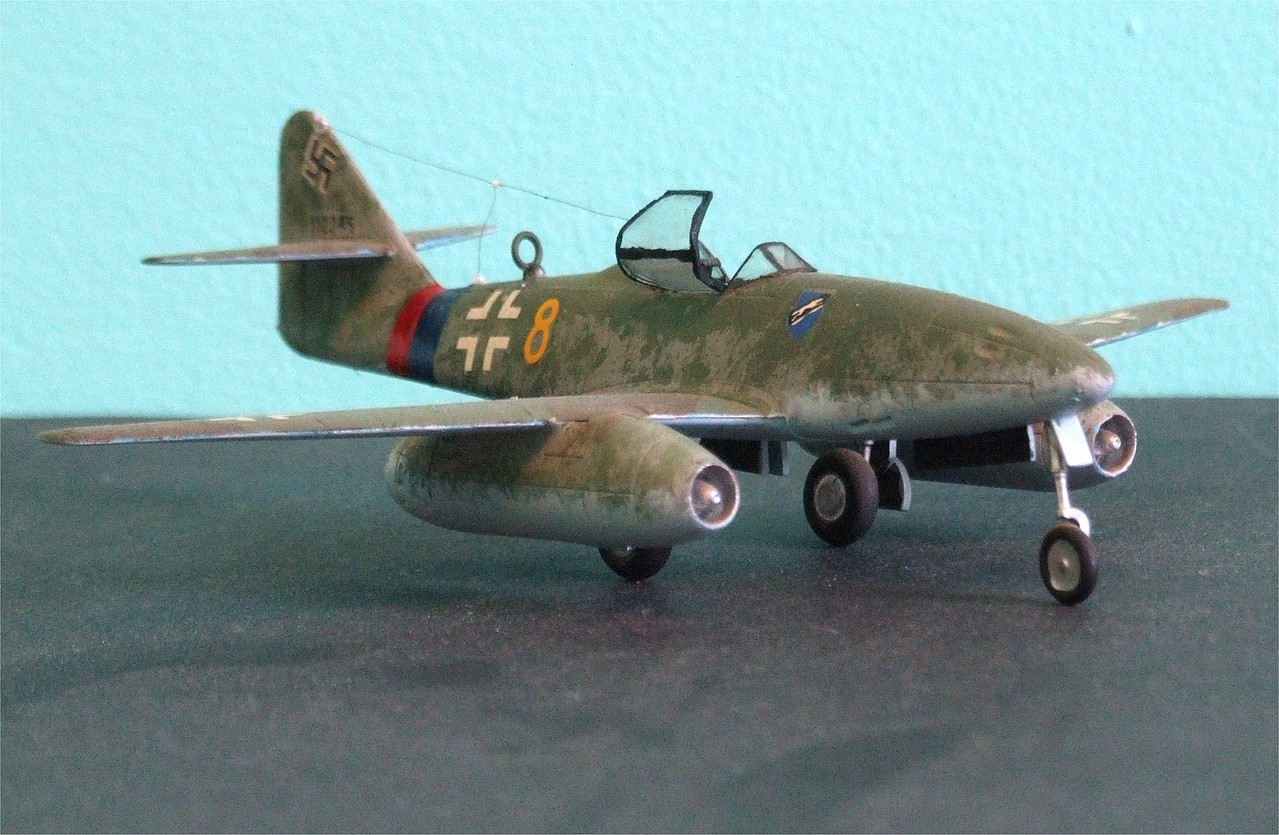 Messerschmitt Me262A-1a -- Plastic Model Airplane Kit -- 1/72 Scale ...