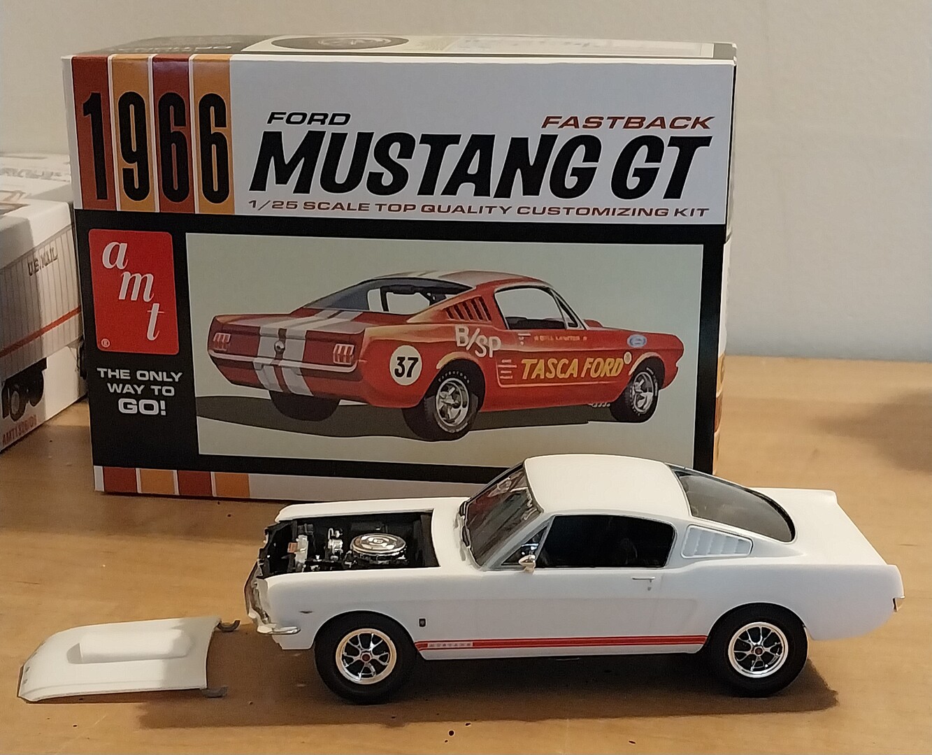 1966 Ford Mustang Fastback -- Plastic Model Car -- 1/25 Scale -- #1305 ...
