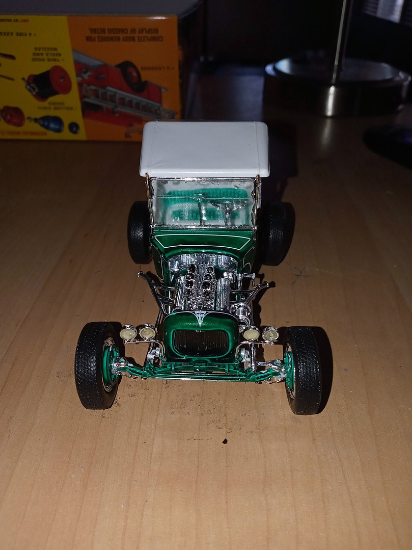 Ed Roth Tweety Pie -- Plastic Model Car Kit -- 1/25 Scale -- #854922 ...