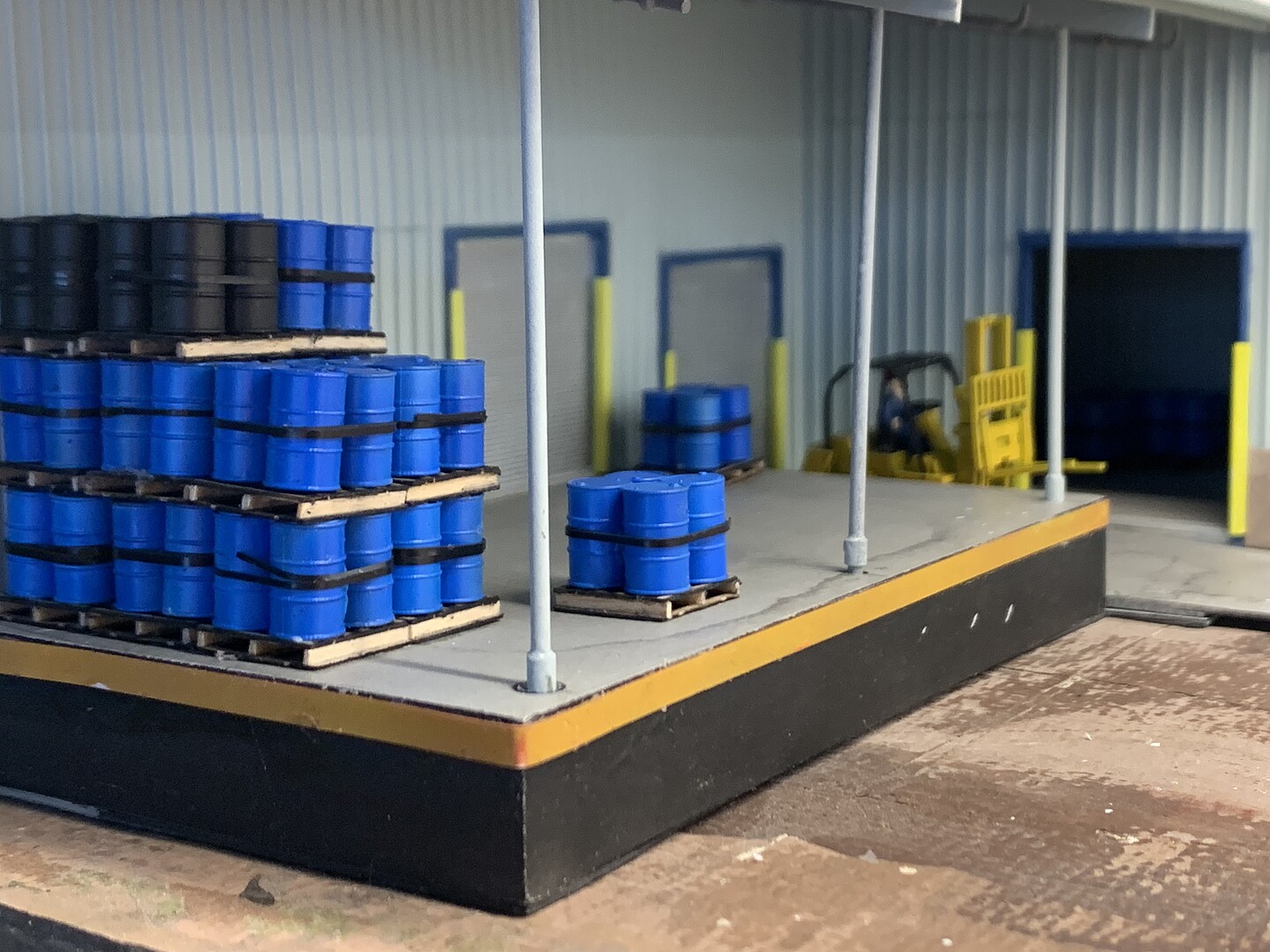 55-Gallon Drums Tops (96) -- HO Scale Model Railroad Building Accessory ...