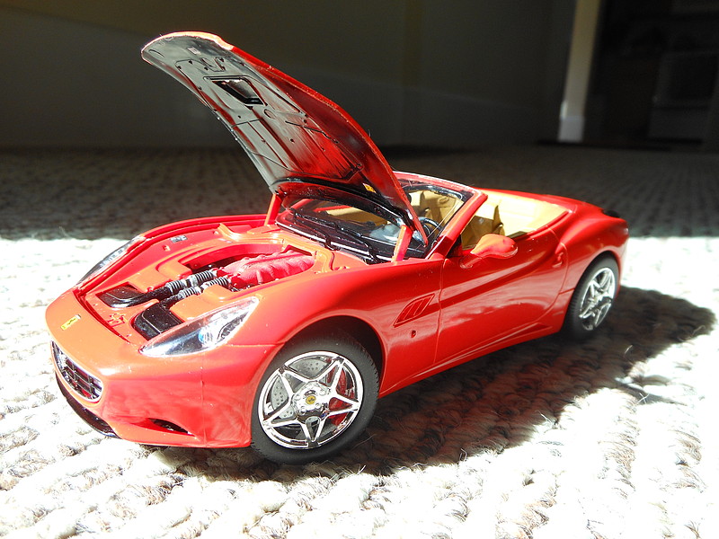 Ferrari Cali Open Top -- Plastic Model Car Kit -- 1/24 Scale -- #854291 ...