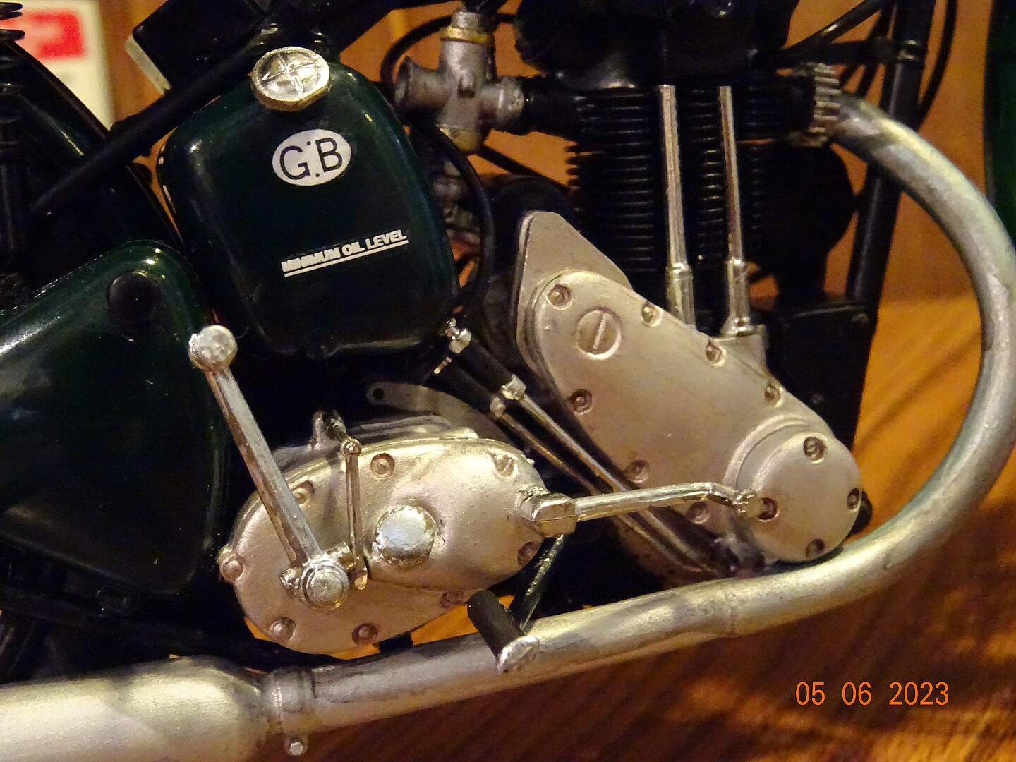 WWII Triumph 3WH Motorcycle -- Plastic Model Motorcycle -- 1/9 Scale ...