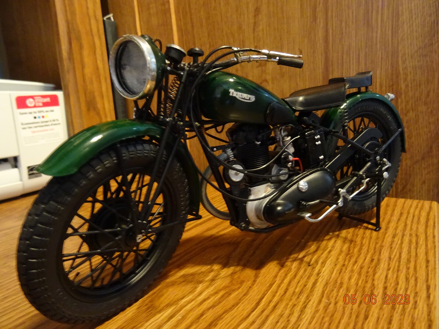 WWII Triumph 3WH Motorcycle -- Plastic Model Motorcycle -- 1/9 Scale ...