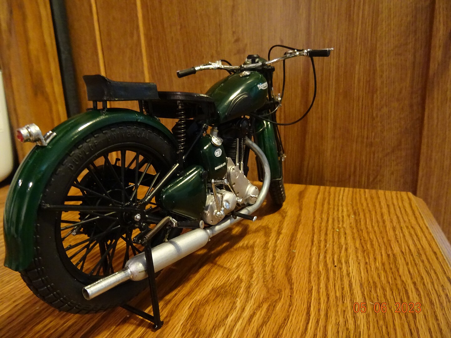 WWII Triumph 3WH Motorcycle -- Plastic Model Motorcycle -- 1/9 Scale ...