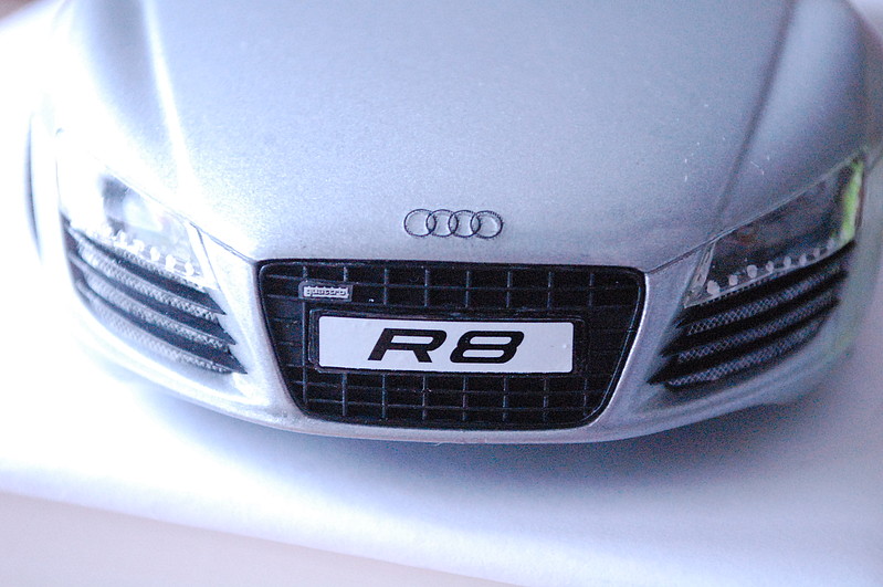Audi R8 -- Plastic Model Car Kit -- 1/24 Scale -- #07398 pictures by ...